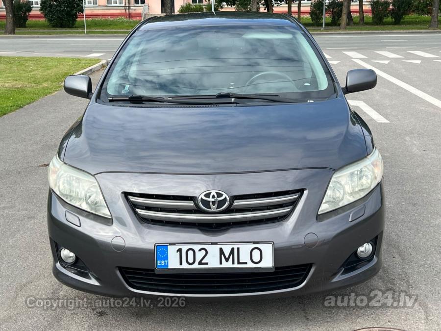 Pelēks Toyota Corolla 2008 Narva, ar dzinēja tilpumu 2.00 L un nobraukumu 208 tūkst. km par 2999 €, foto 3 vietnē AUTOMOTO.COM.LV