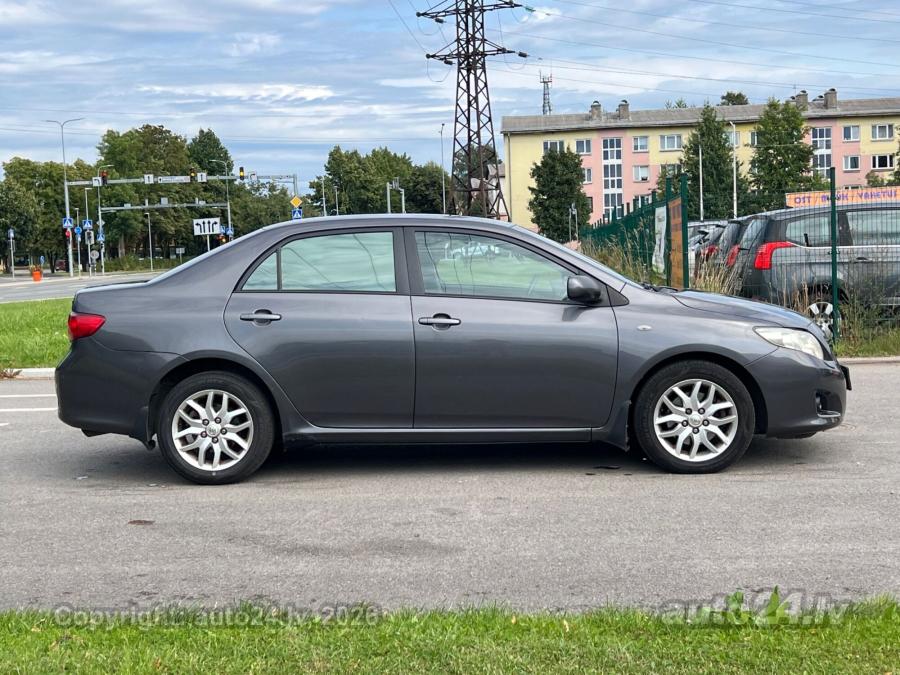 Pelēks Toyota Corolla 2008 Narva, ar dzinēja tilpumu 2.00 L un nobraukumu 208 tūkst. km par 2999 €, foto 5 vietnē AUTOMOTO.COM.LV