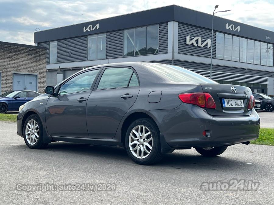 Pelēks Toyota Corolla 2008 Narva, ar dzinēja tilpumu 2.00 L un nobraukumu 208 tūkst. km par 2999 €, foto 8 vietnē AUTOMOTO.COM.LV