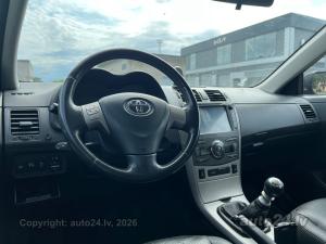 Pelēks Toyota Corolla 2008 Narva, ar dzinēja tilpumu 2.00 L un nobraukumu 208 tūkst. km par 2999 €, foto 13 vietnē AUTOMOTO.COM.LV