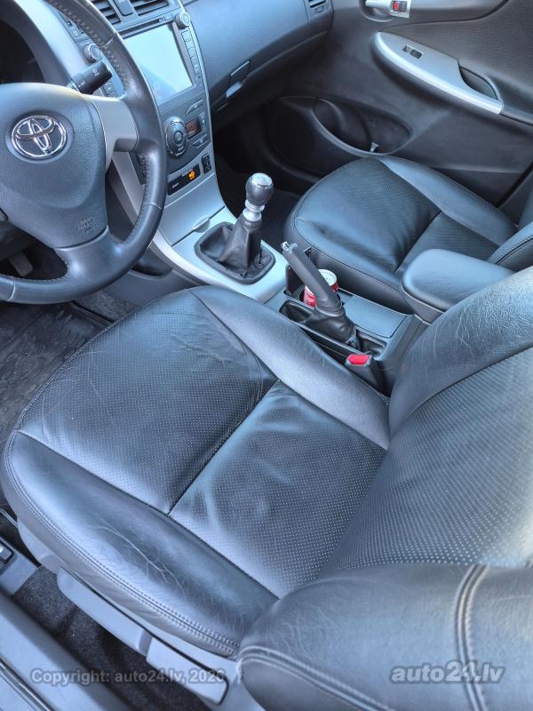 Toyota Corolla 2008 Tallina vietnē Pelēks Toyota Corolla 2008 Tallina, ar dzinēja tilpumu 2.00 L un nobraukumu 211 tūkst. km par 3490 €, foto 10 vietnē AUTOMOTO.COM.LV
