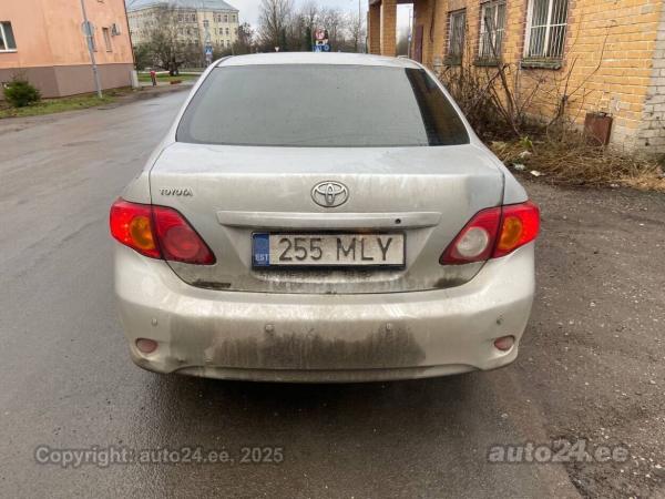 Grey Toyota Corolla 2009 in Tallinn, with an engine capacity of 1.60 L and mileage of 288 thousand km for 1400 €, photo 5 on AUTOMOTO.COM.LV