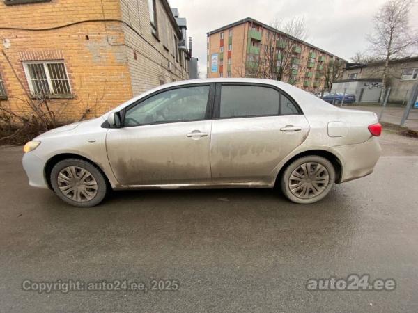 Grey Toyota Corolla 2009 in Tallinn, with an engine capacity of 1.60 L and mileage of 288 thousand km for 1400 €, photo 7 on AUTOMOTO.COM.LV
