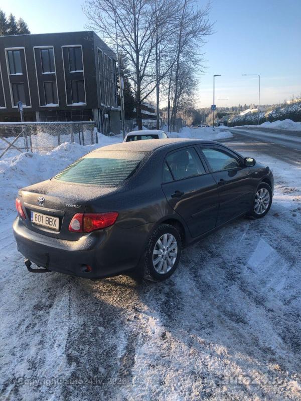 Grey Toyota Corolla 2009 in Tallinn, with an engine capacity of 1.60 L and mileage of 230 thousand km for 2750 €, photo 3 on AUTOMOTO.COM.LV