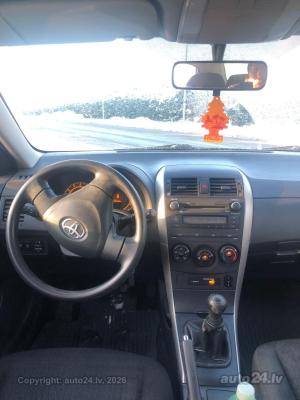 Pelēks Toyota Corolla 2009 Tallina, ar dzinēja tilpumu 1.60 L un nobraukumu 230 tūkst. km par 2750 €, foto 5 vietnē AUTOMOTO.COM.LV