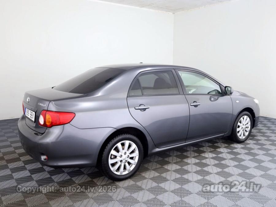 Pelēks Toyota Corolla 2009 Tallina, ar dzinēja tilpumu 1.60 L un nobraukumu 168 tūkst. km par 3699 €, foto 3 vietnē AUTOMOTO.COM.LV