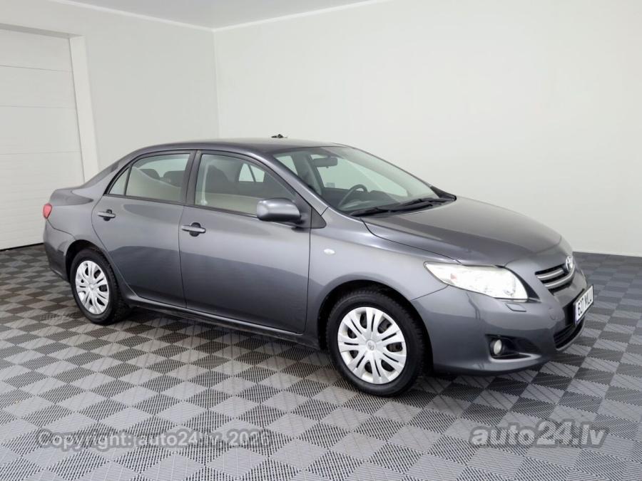 Pelēks Toyota Corolla 2009 Tallina, ar dzinēja tilpumu 1.60 L un nobraukumu 128 tūkst. km par 3199 €, foto 1 vietnē AUTOMOTO.COM.LV