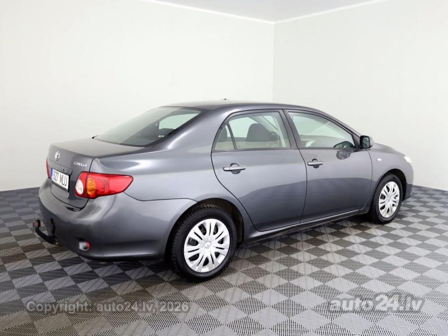 Pelēks Toyota Corolla 2009 Tallina, ar dzinēja tilpumu 1.60 L un nobraukumu 128 tūkst. km par 3199 €, foto 3 vietnē AUTOMOTO.COM.LV