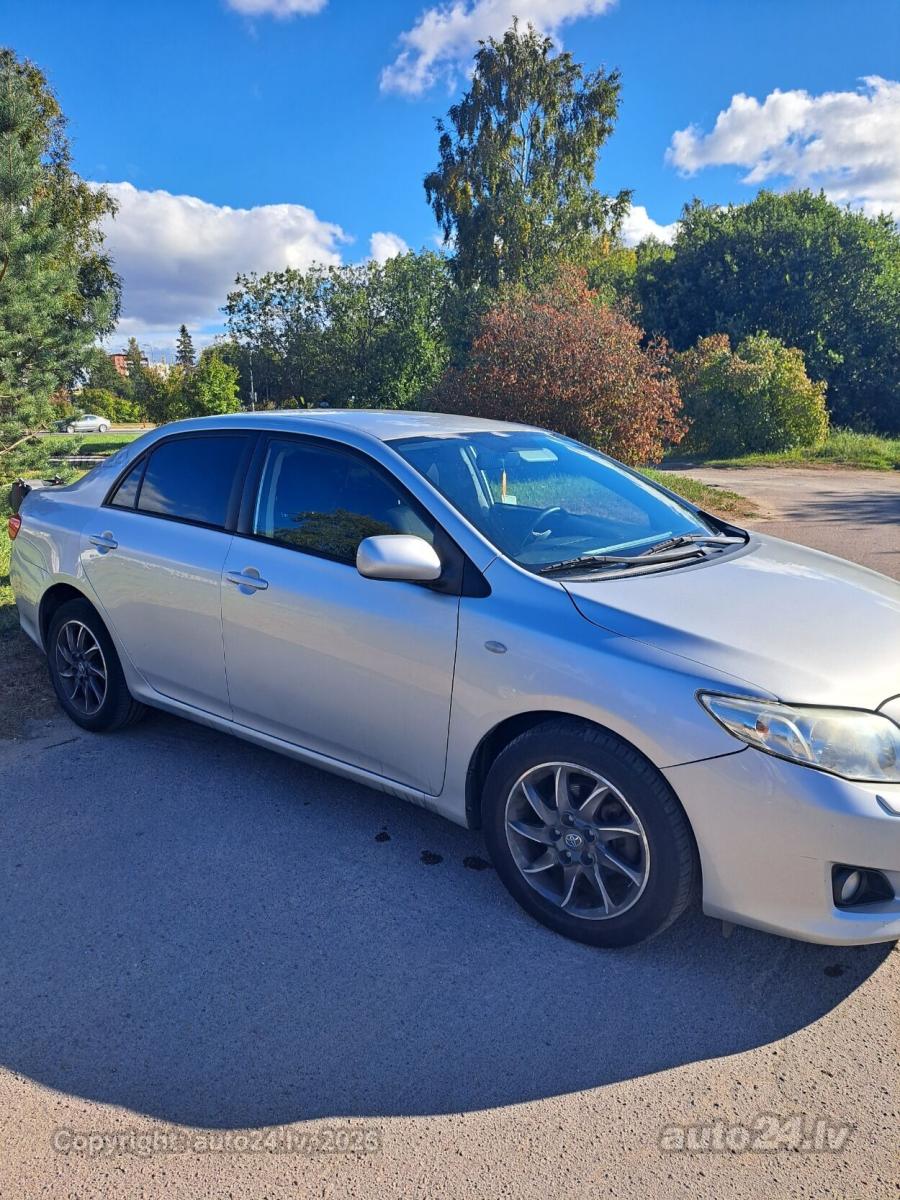 Pelēks Toyota Corolla 2009 Tallina, ar dzinēja tilpumu 1.60 L un nobraukumu 218 tūkst. km par 2000 €, foto 9 vietnē AUTOMOTO.COM.LV