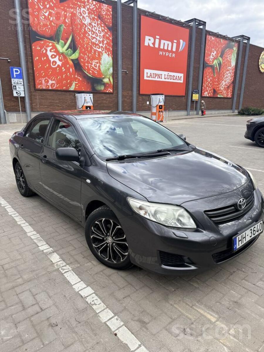 Pelēks Toyota Corolla 2009 Rīga, ar dzinēja tilpumu 1.40 L un nobraukumu 260 tūkst. km par 2200 €, foto 3 vietnē AUTOMOTO.COM.LV