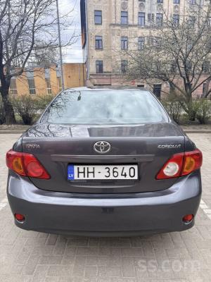 Pelēks Toyota Corolla 2009 Rīga, ar dzinēja tilpumu 1.40 L un nobraukumu 260 tūkst. km par 2200 €, foto 4 vietnē AUTOMOTO.COM.LV