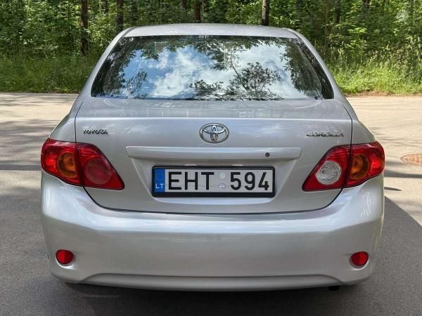 Grey Toyota Corolla 2009 in Vilnius, with an engine capacity of 1.60 L and mileage of 142 thousand km for 3999 €, photo 6 on AUTOMOTO.COM.LV