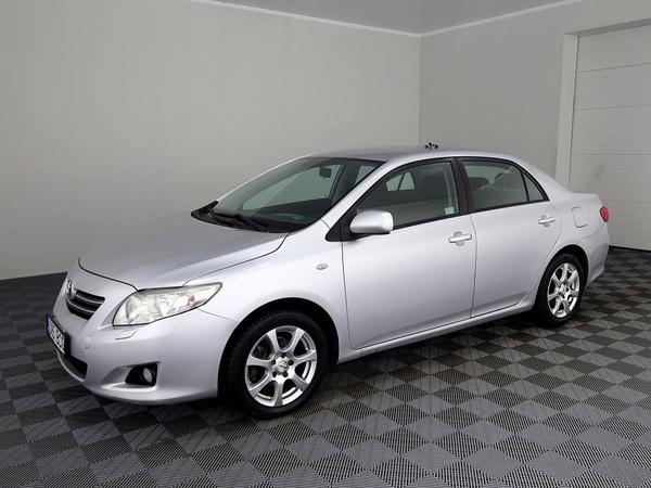 Grey Toyota Corolla 2009 in Tallinn, with an engine capacity of 1.60 L and mileage of 210 thousand km for 2299 €, photo 2 on AUTOMOTO.COM.LV