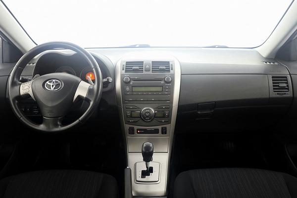 Grey Toyota Corolla 2009 in Tallinn, with an engine capacity of 1.60 L and mileage of 210 thousand km for 2299 €, photo 5 on AUTOMOTO.COM.LV