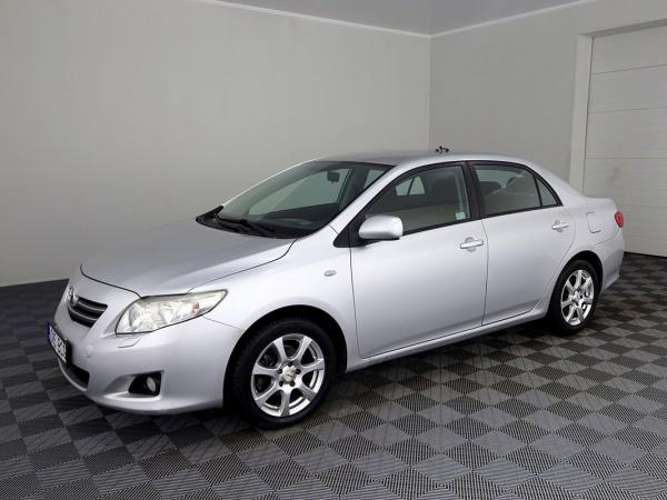 Grey Toyota Corolla 2009 in Tallinn, with an engine capacity of 1.60 L and mileage of 210 thousand km for 2299 €, photo 10 on AUTOMOTO.COM.LV