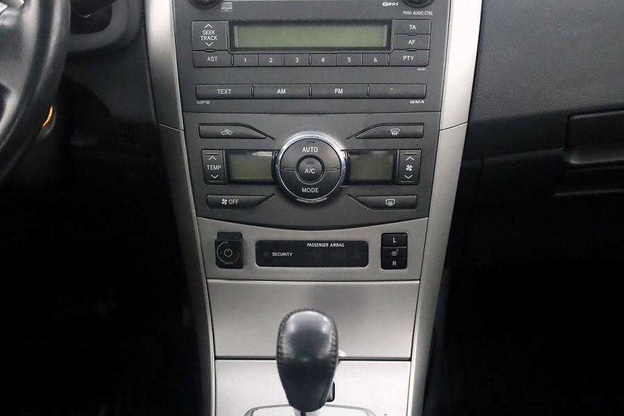 Pelēks Toyota Corolla 2009 Tallina, ar dzinēja tilpumu 1.60 L un nobraukumu 210 tūkst. km par 2299 €, foto 17 vietnē AUTOMOTO.COM.LV