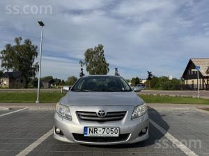 Pelēks Toyota Corolla 2009 Jelgava, ar dzinēja tilpumu 1.60 L un nobraukumu 142 tūkst. km par 3499 €, foto  vietnē AUTOMOTO.COM.LV
