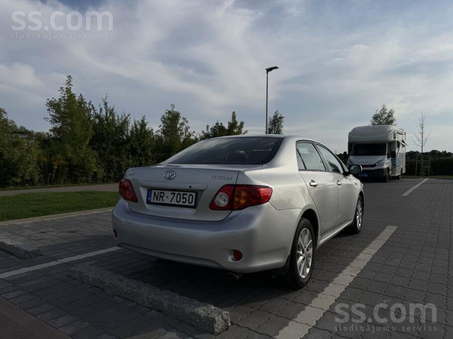 Pelēks Toyota Corolla 2009 Jelgava, ar dzinēja tilpumu 1.60 L un nobraukumu 142 tūkst. km par 3499 €, foto 5 vietnē AUTOMOTO.COM.LV