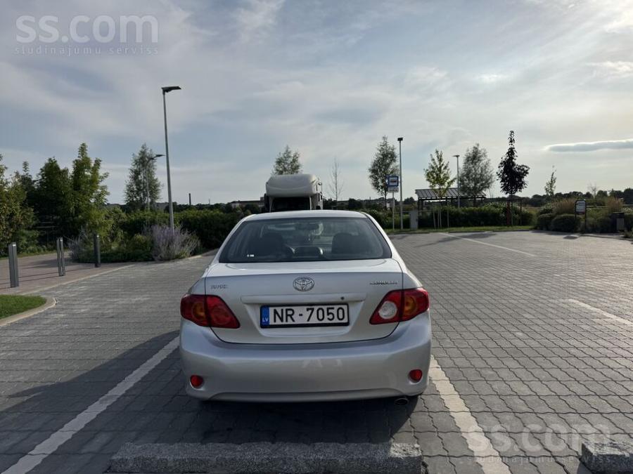 Pelēks Toyota Corolla 2009 Jelgava, ar dzinēja tilpumu 1.60 L un nobraukumu 142 tūkst. km par 3499 €, foto 6 vietnē AUTOMOTO.COM.LV