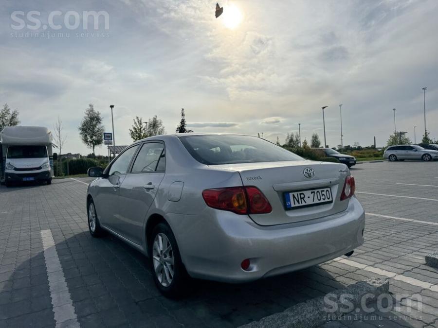 Pelēks Toyota Corolla 2009 Jelgava, ar dzinēja tilpumu 1.60 L un nobraukumu 142 tūkst. km par 3499 €, foto 7 vietnē AUTOMOTO.COM.LV
