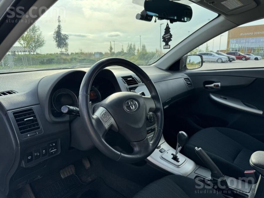 Pelēks Toyota Corolla 2009 Jelgava, ar dzinēja tilpumu 1.60 L un nobraukumu 142 tūkst. km par 3499 €, foto 10 vietnē AUTOMOTO.COM.LV