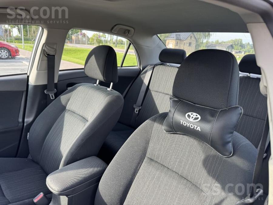 Pelēks Toyota Corolla 2009 Jelgava, ar dzinēja tilpumu 1.60 L un nobraukumu 142 tūkst. km par 3499 €, foto 12 vietnē AUTOMOTO.COM.LV