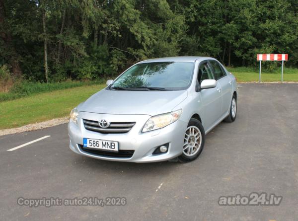 Pelēks Toyota Corolla 2009 Rapla, ar dzinēja tilpumu 1.60 L un nobraukumu 227 tūkst. km par 3299 €, foto 1 vietnē AUTOMOTO.COM.LV