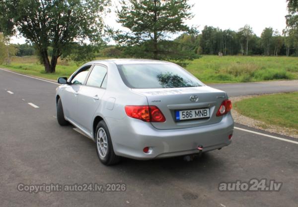 Pelēks Toyota Corolla 2009 Rapla, ar dzinēja tilpumu 1.60 L un nobraukumu 227 tūkst. km par 3299 €, foto 5 vietnē AUTOMOTO.COM.LV