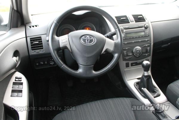 Pelēks Toyota Corolla 2009 Rapla, ar dzinēja tilpumu 1.60 L un nobraukumu 227 tūkst. km par 3299 €, foto 10 vietnē AUTOMOTO.COM.LV