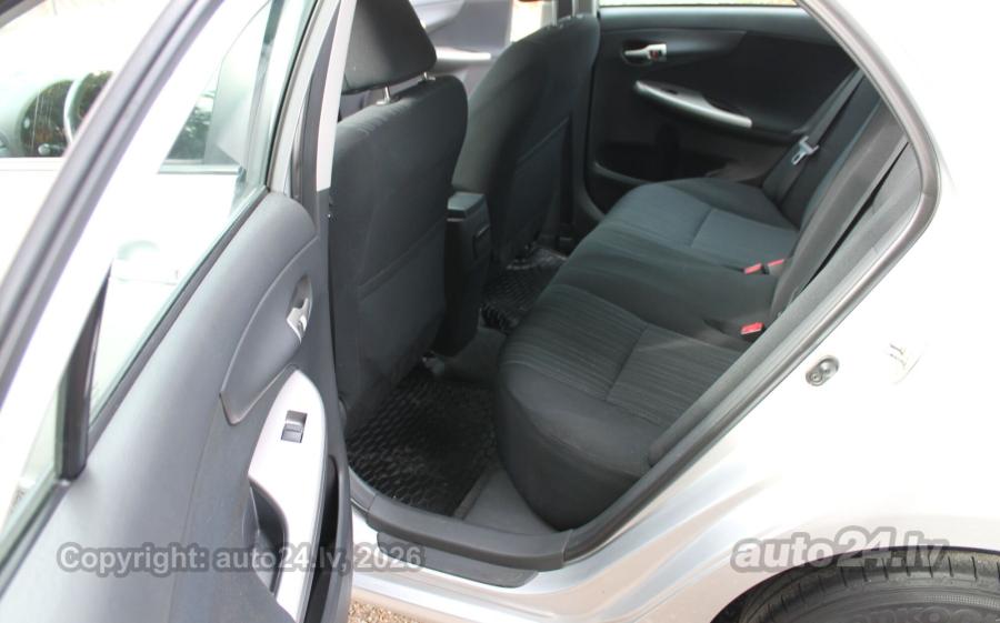 Pelēks Toyota Corolla 2009 Rapla, ar dzinēja tilpumu 1.60 L un nobraukumu 227 tūkst. km par 3299 €, foto 13 vietnē AUTOMOTO.COM.LV