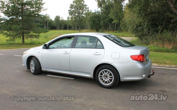 Toyota Corolla 2009 in Rapla on AUTOMOTO.COM.LV Grey Toyota Corolla 2009 in Rapla, with an engine capacity of 1.60 L and mileage of 227 thousand km for 3299 €, photo 4 on AUTOMOTO.COM.LV