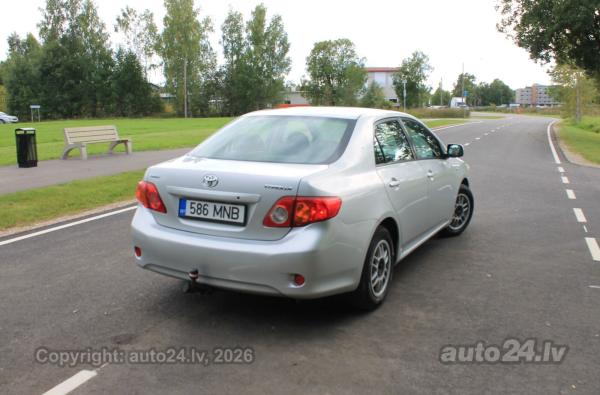 Toyota Corolla 2009 in Rapla on AUTOMOTO.COM.LV Grey Toyota Corolla 2009 in Rapla, with an engine capacity of 1.60 L and mileage of 227 thousand km for 3299 €, photo 6 on AUTOMOTO.COM.LV