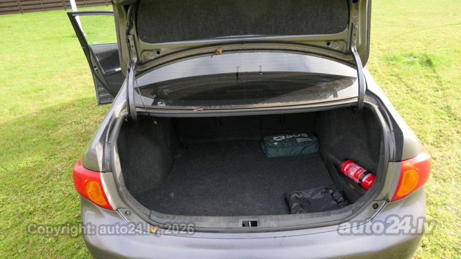 Pelēks Toyota Corolla 2009 Tartu, ar dzinēja tilpumu 1.60 L un nobraukumu 161 tūkst. km par 3000 €, foto 16 vietnē AUTOMOTO.COM.LV