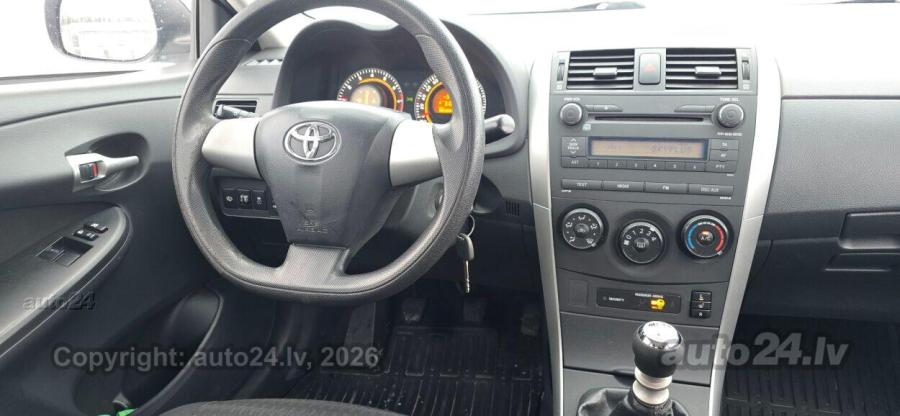 Grey Toyota Corolla 2010 in Tallinn, with an engine capacity of 1.60 L and mileage of 184 thousand km for 4700 €, photo 8 on AUTOMOTO.COM.LV