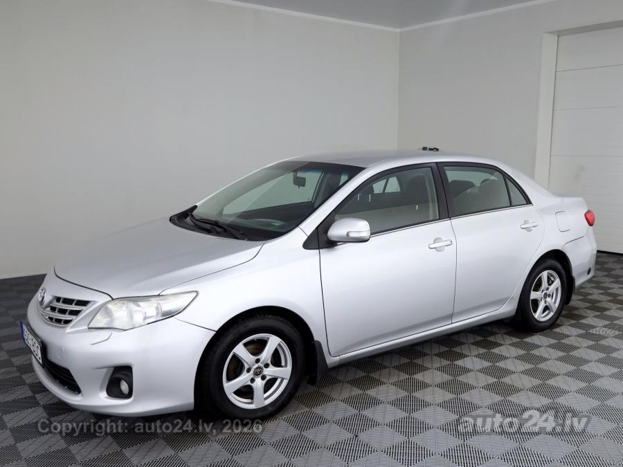 Pelēks Toyota Corolla 2010 Tallina, ar dzinēja tilpumu 1.60 L un nobraukumu 229 tūkst. km par 2799 €, foto 3 vietnē AUTOMOTO.COM.LV