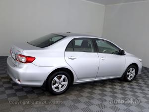 Pelēks Toyota Corolla 2010 Tallina, ar dzinēja tilpumu 1.60 L un nobraukumu 229 tūkst. km par 2799 €, foto 4 vietnē AUTOMOTO.COM.LV
