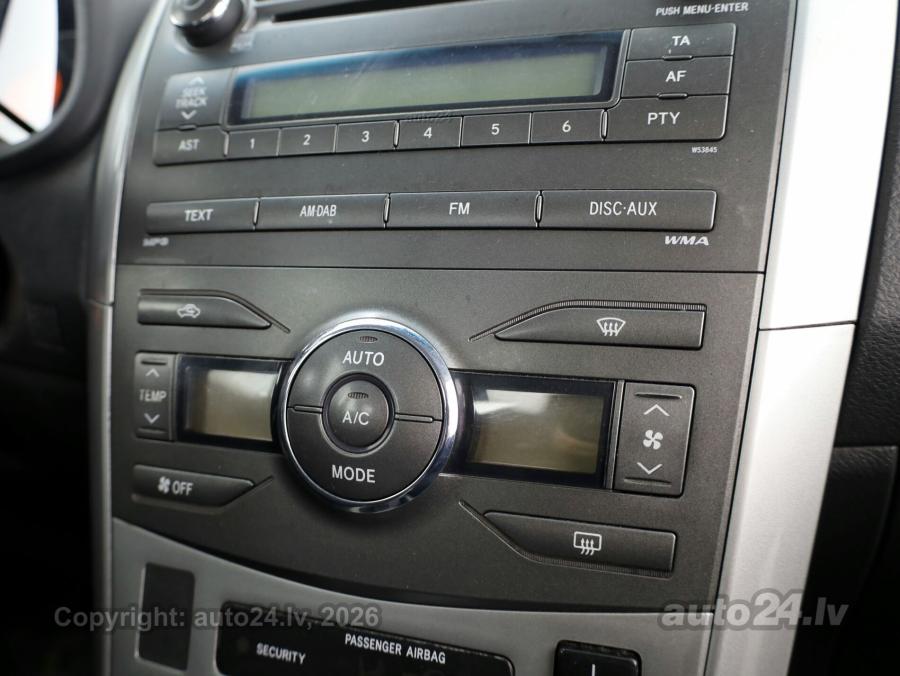 Pelēks Toyota Corolla 2010 Tallina, ar dzinēja tilpumu 1.60 L un nobraukumu 229 tūkst. km par 2799 €, foto 9 vietnē AUTOMOTO.COM.LV