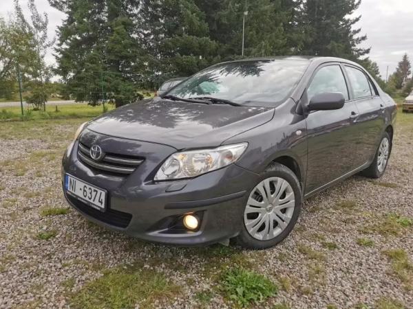Pelēks Toyota Corolla 2010 Kuldīga, ar dzinēja tilpumu 1.60 L un nobraukumu 191 tūkst. km par 3800 €, foto 1 vietnē AUTOMOTO.COM.LV