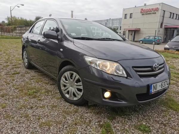 Pelēks Toyota Corolla 2010 Kuldīga, ar dzinēja tilpumu 1.60 L un nobraukumu 191 tūkst. km par 3800 €, foto 3 vietnē AUTOMOTO.COM.LV
