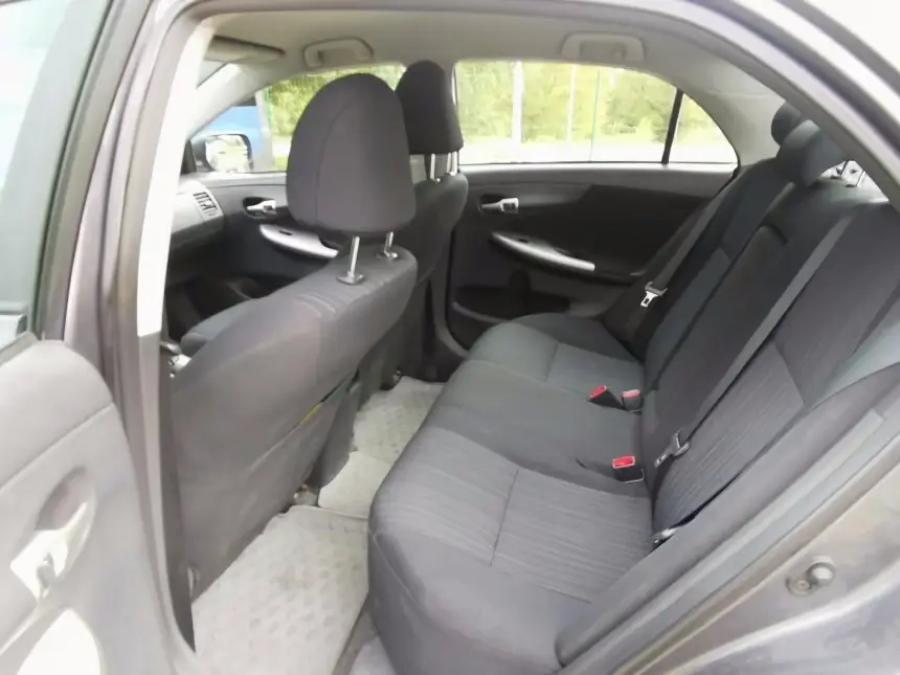 Pelēks Toyota Corolla 2010 Kuldīga, ar dzinēja tilpumu 1.60 L un nobraukumu 191 tūkst. km par 3800 €, foto 7 vietnē AUTOMOTO.COM.LV