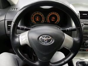 Pelēks Toyota Corolla 2010 Kuldīga, ar dzinēja tilpumu 1.60 L un nobraukumu 191 tūkst. km par 3800 €, foto 9 vietnē AUTOMOTO.COM.LV