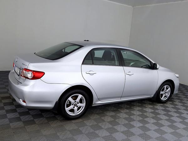 Pelēks Toyota Corolla 2010 Tallina, ar dzinēja tilpumu 1.60 L un nobraukumu 229 tūkst. km par 2499 €, foto 3 vietnē AUTOMOTO.COM.LV