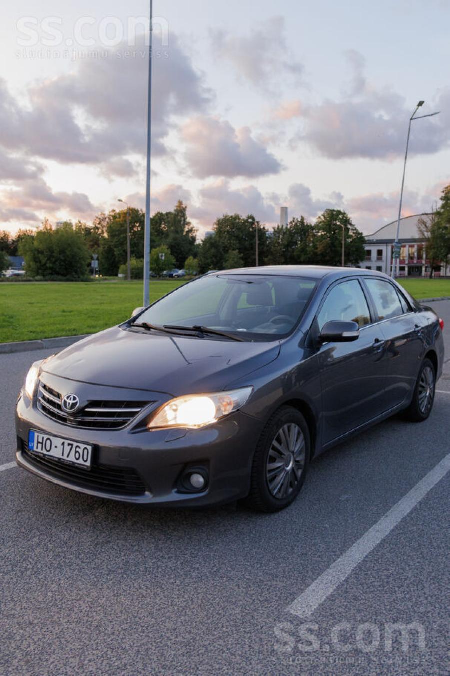 Pelēks Toyota Corolla 2010 Rīga, ar dzinēja tilpumu 1.60 L un nobraukumu 139 tūkst. km par 3300 €, foto 1 vietnē AUTOMOTO.COM.LV