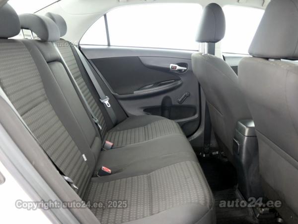 Grey Toyota Corolla 2011 in Tallinn, with an engine capacity of 1.30 L and mileage of 179 thousand km for 2799 €, photo 7 on AUTOMOTO.COM.LV
