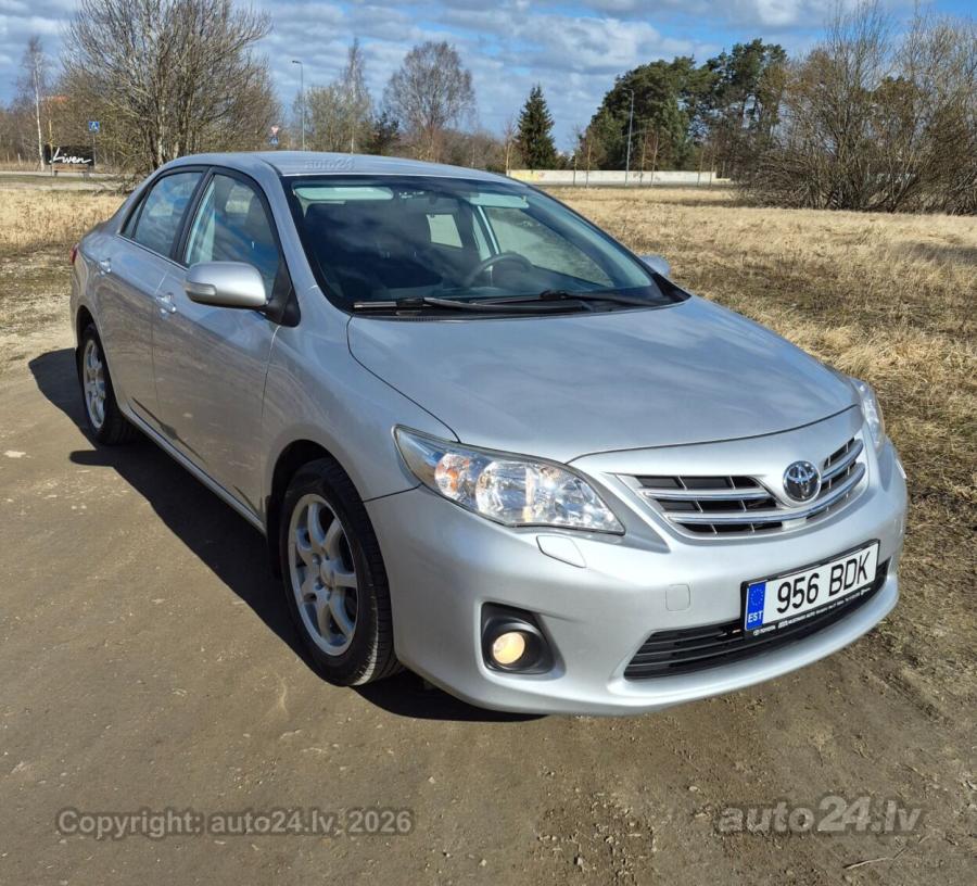 Grey Toyota Corolla 2011 in Tallinn, with an engine capacity of 1.60 L and mileage of 143 thousand km for 5590 €, photo 3 on AUTOMOTO.COM.LV