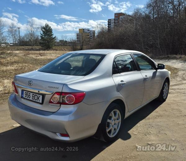 Grey Toyota Corolla 2011 in Tallinn, with an engine capacity of 1.60 L and mileage of 143 thousand km for 5590 €, photo 4 on AUTOMOTO.COM.LV