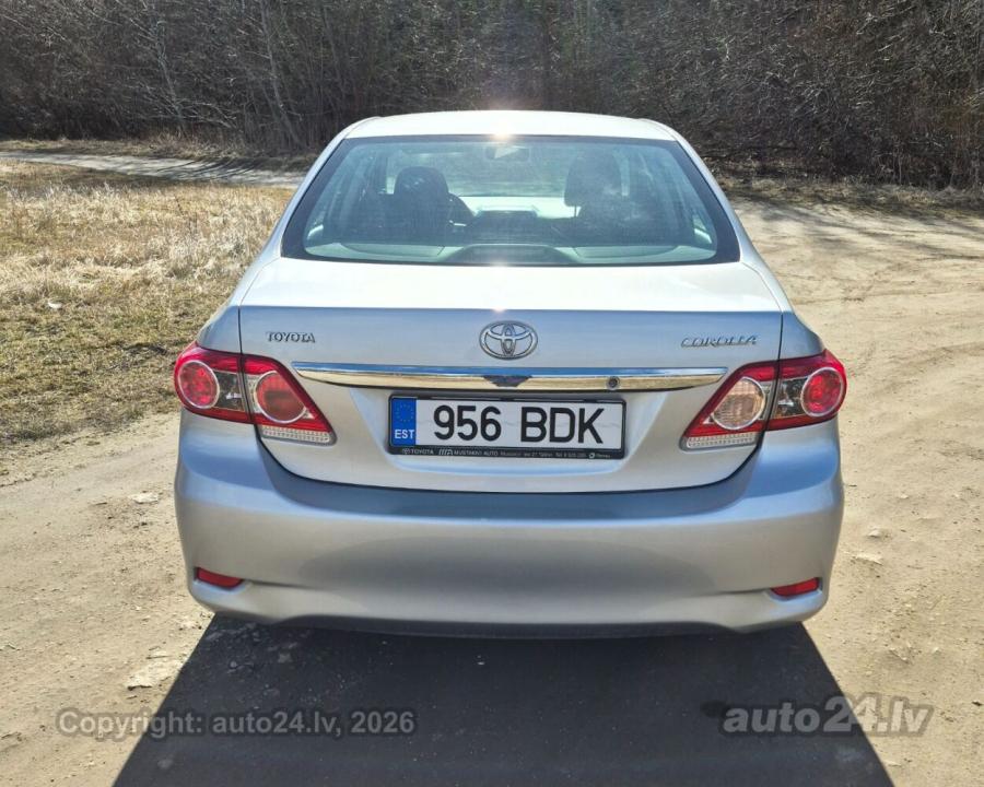 Grey Toyota Corolla 2011 in Tallinn, with an engine capacity of 1.60 L and mileage of 143 thousand km for 5590 €, photo 5 on AUTOMOTO.COM.LV