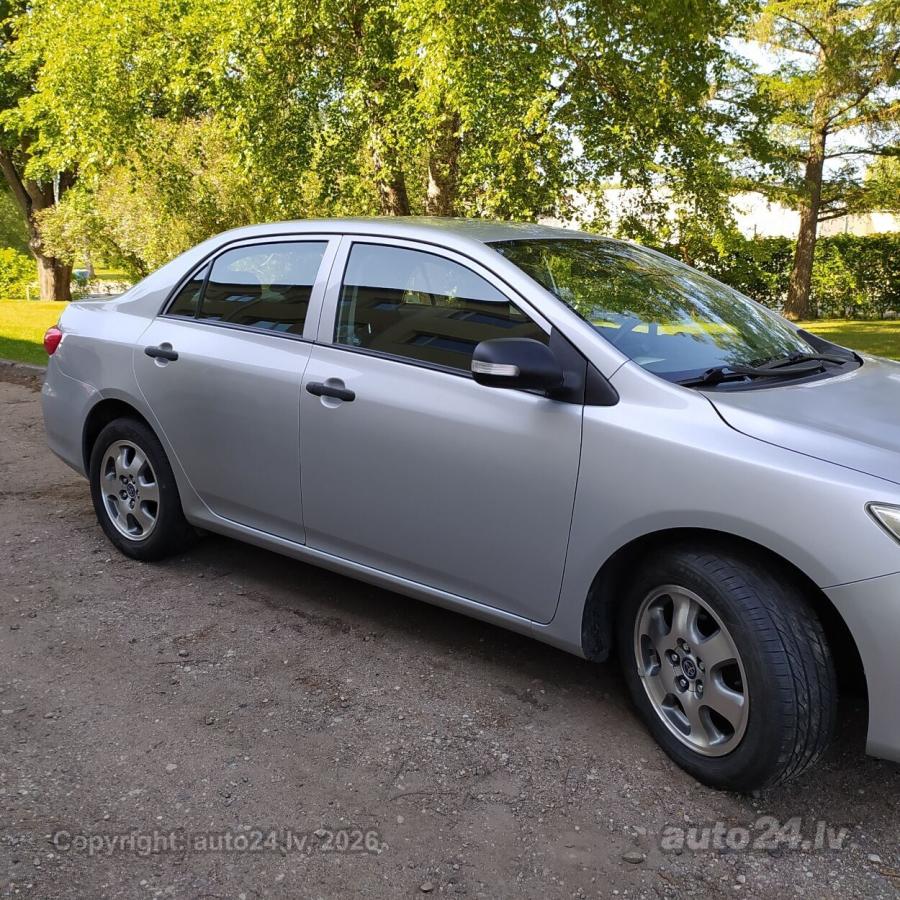 Grey Toyota Corolla 2011 in Tartu, with an engine capacity of 1.60 L and mileage of 187 thousand km for 5100 €, photo 3 on AUTOMOTO.COM.LV