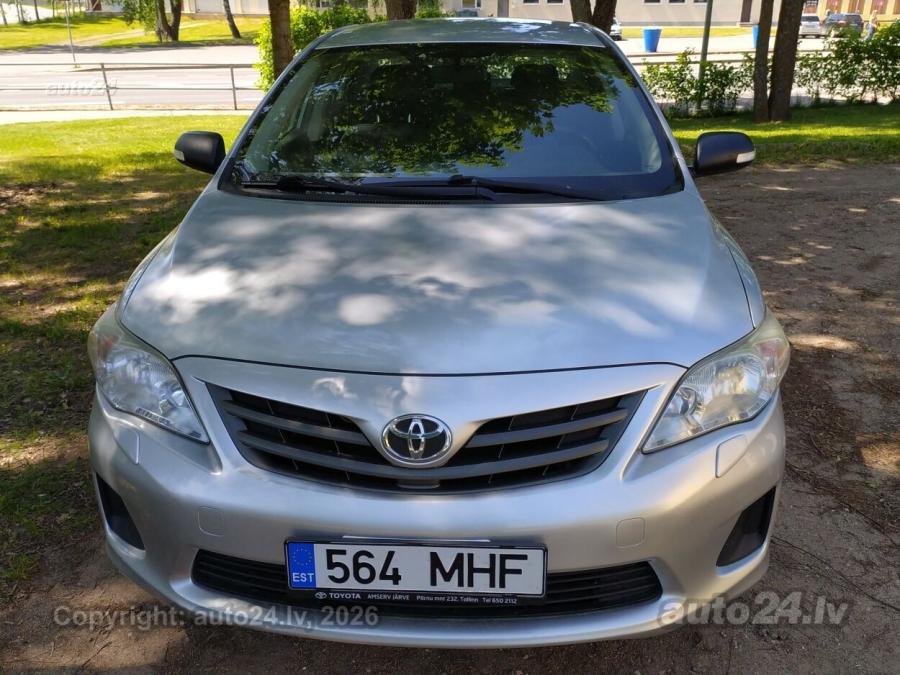 Grey Toyota Corolla 2011 in Tartu, with an engine capacity of 1.60 L and mileage of 187 thousand km for 5100 €, photo 10 on AUTOMOTO.COM.LV