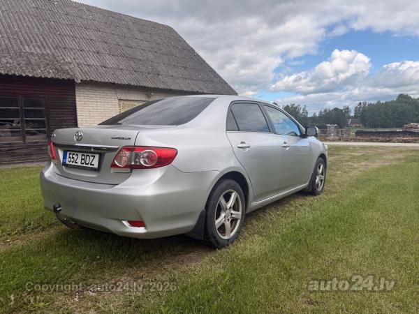 Grey Toyota Corolla 2011 in Tartu, with an engine capacity of 1.60 L and mileage of 240 thousand km for 4500 €, photo 6 on AUTOMOTO.COM.LV